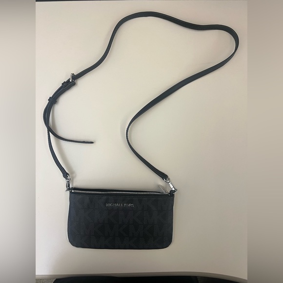 MICHAEL Michael Kors | Bags | Michael Kors Small Purse | Poshmark